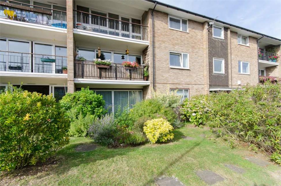2 Bedroom Flat | SE26 6TL | Harrogate Court | Pickwick Estates