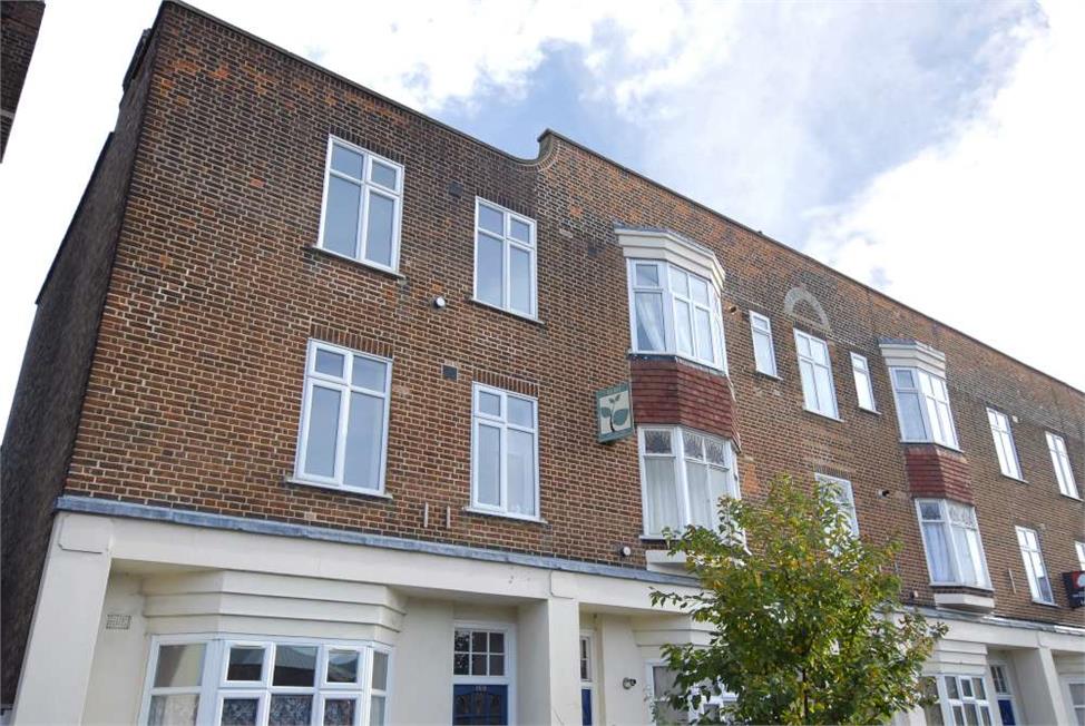 2 Bedroom Flat | SE6 2PG | Bromley Road | Pickwick Estates