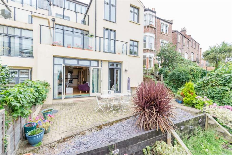 2 Bedroom Flat | SE23 3AP | Canonbie Road | Pickwick Estates