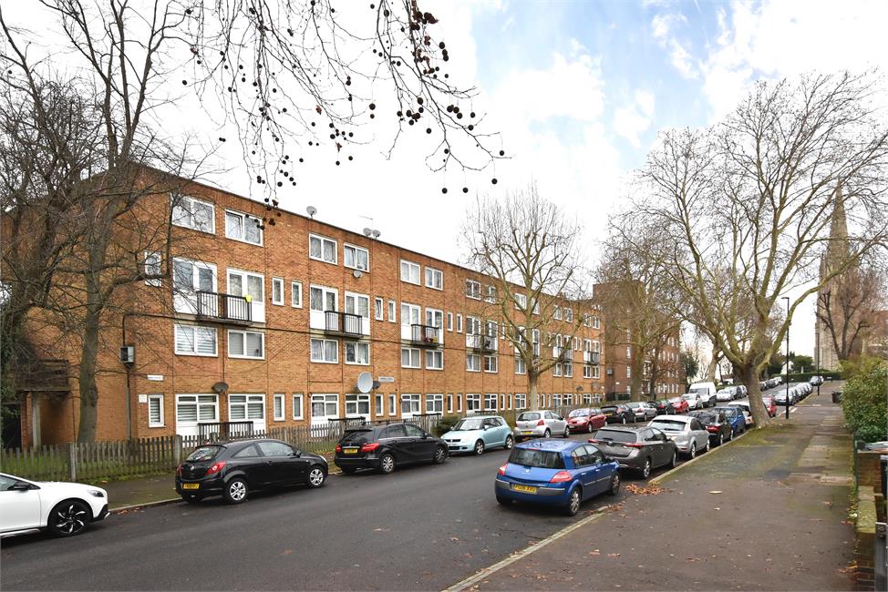2 Bedroom Flat | SE23 2UR | Andrew Court | Pickwick Estates