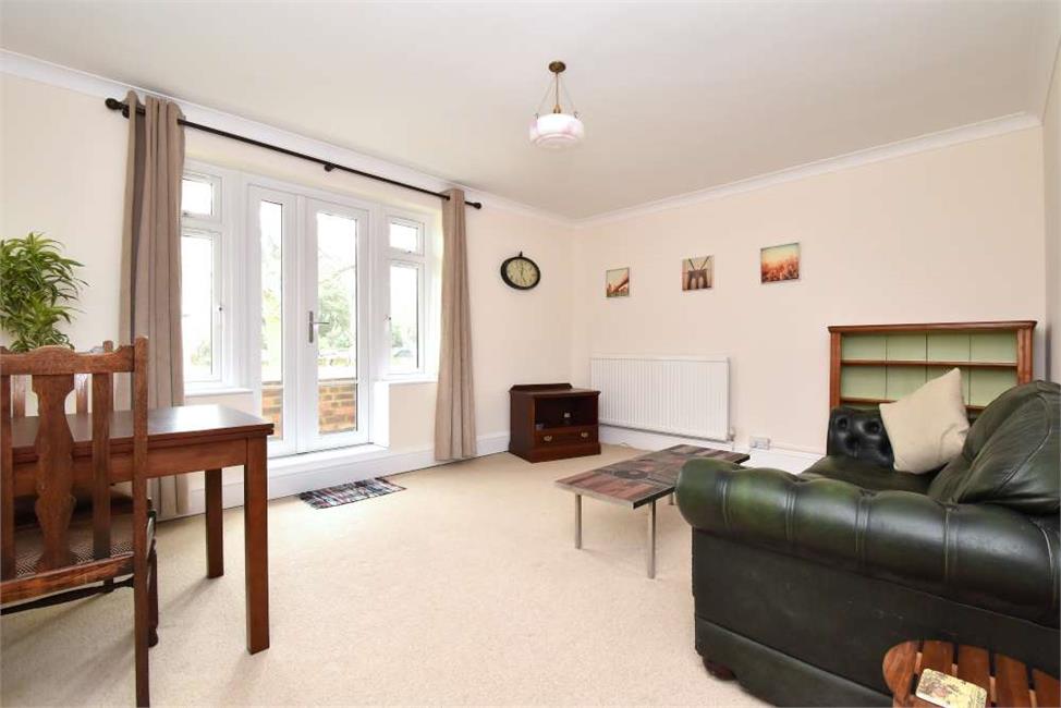 3 Bedroom Flat | SE23 2JA | Valentine Court | Pickwick Estates