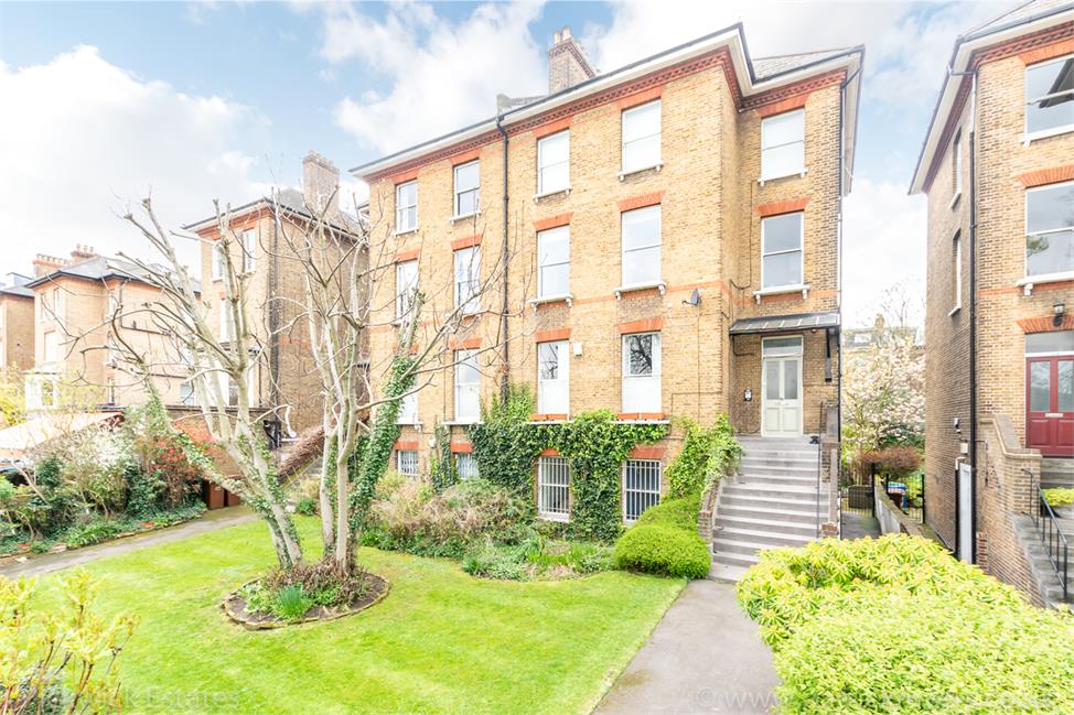2 Bedroom Flat | SE22 9QA | Peckham Rye | Pickwick Estates