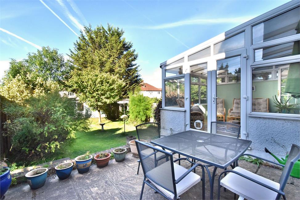 3 Bedroom House | SE12 0PT | Baring Road | Pickwick Estates