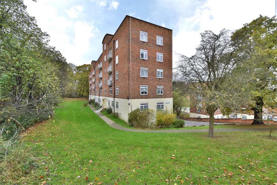 3 Bedroom Flat | SE23 3PJ | Dunton Court | Pickwick Estates