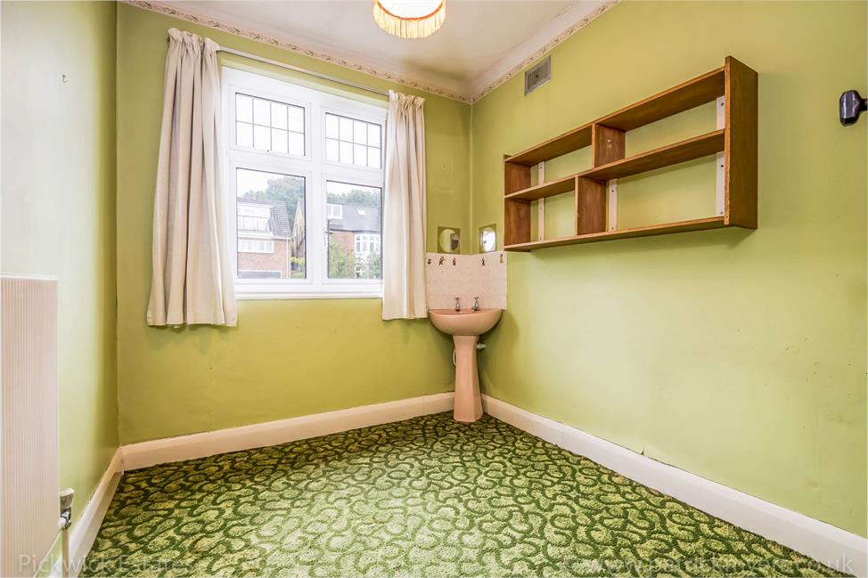 4 Bedroom House | SE23 3AG | Canonbie Road | Pickwick Estates