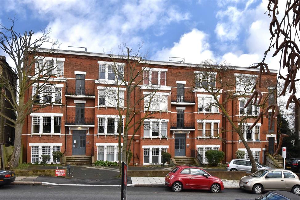 1 Bedroom Flat | SE23 3SY | Belle Vue Court | Pickwick Estates