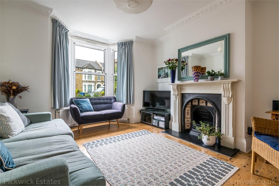 4 Bedroom House | SE22 0BD | Friern Road | Pickwick Estates