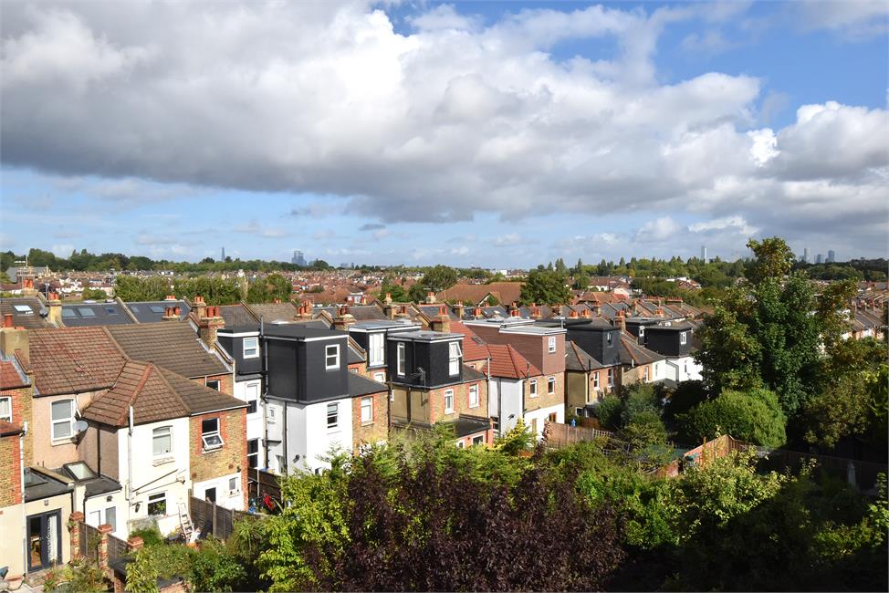 5 Bedroom House | SE4 1AP | Salehurst Road | Pickwick Estates