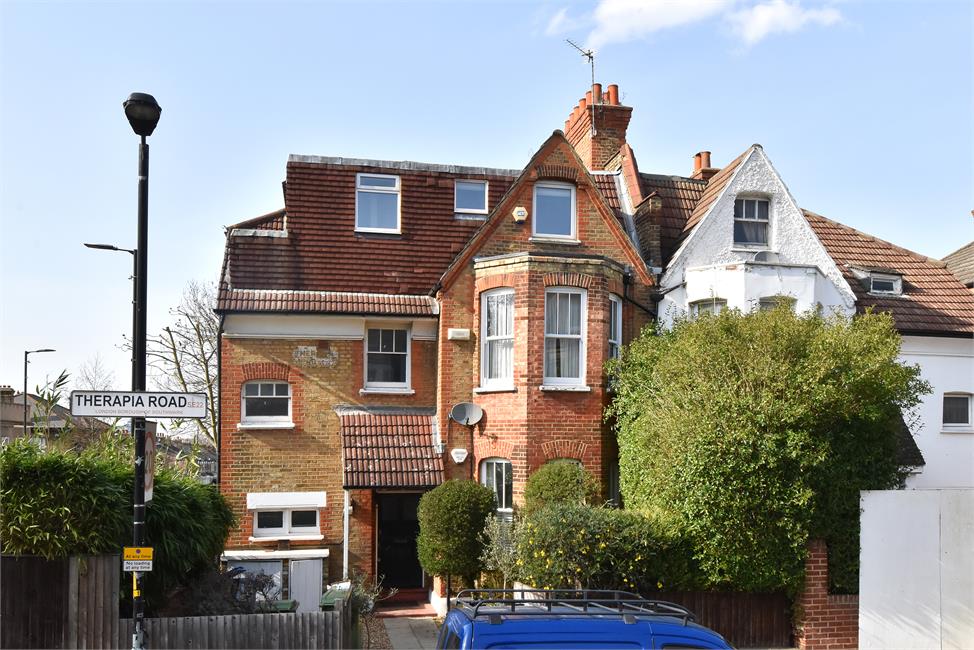 2 Bedroom Flat | SE22 0SE | Therapia Road | Pickwick Estates